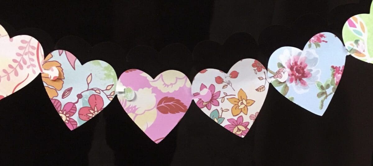 Heart Garland Valentine Day Craft - Pattern Princess