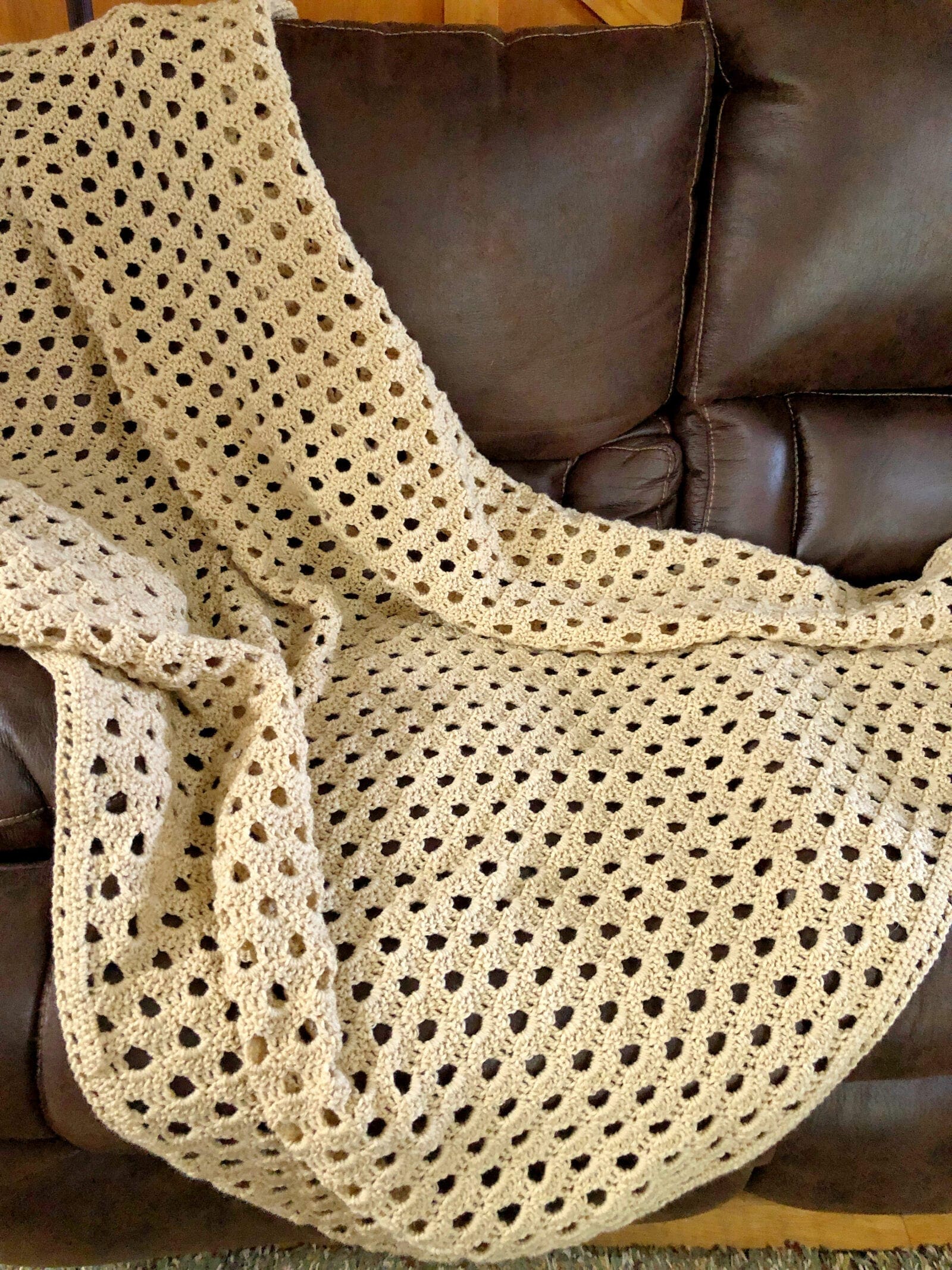 Classically Simple Crochet Shell Blanket - Pattern Princess