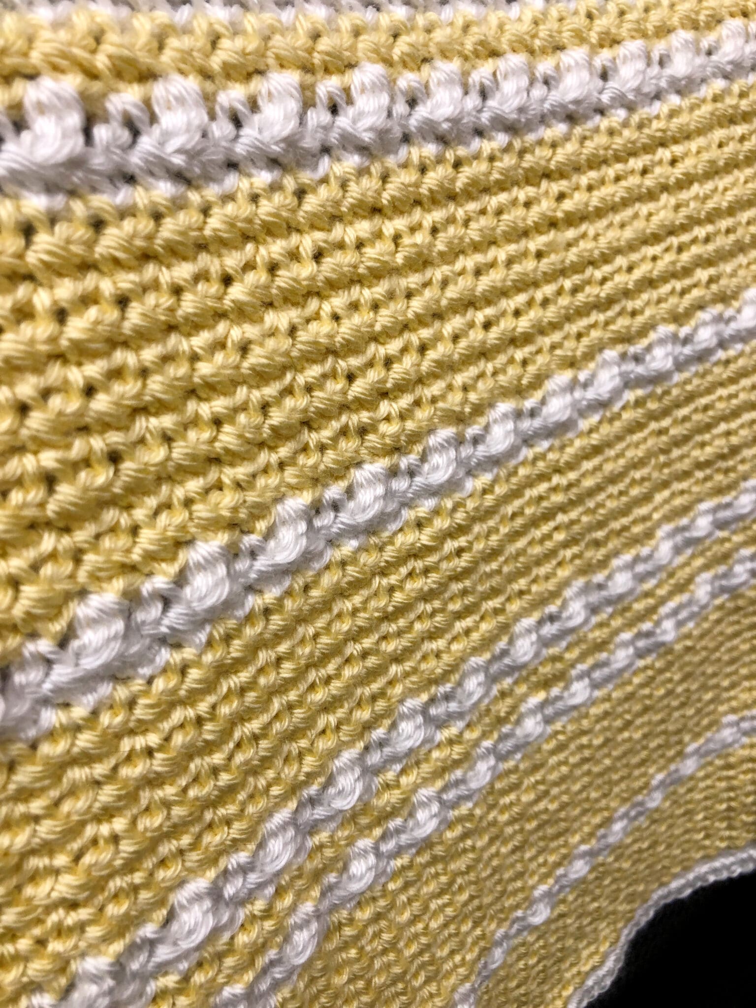 Pretty Crochet Mesh and Berry Baby Blanket - Pattern Princess