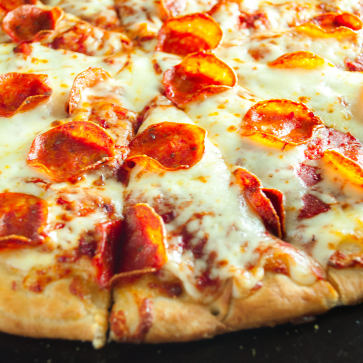 How to Make Easy Homemade Pizza - Pattern Princess