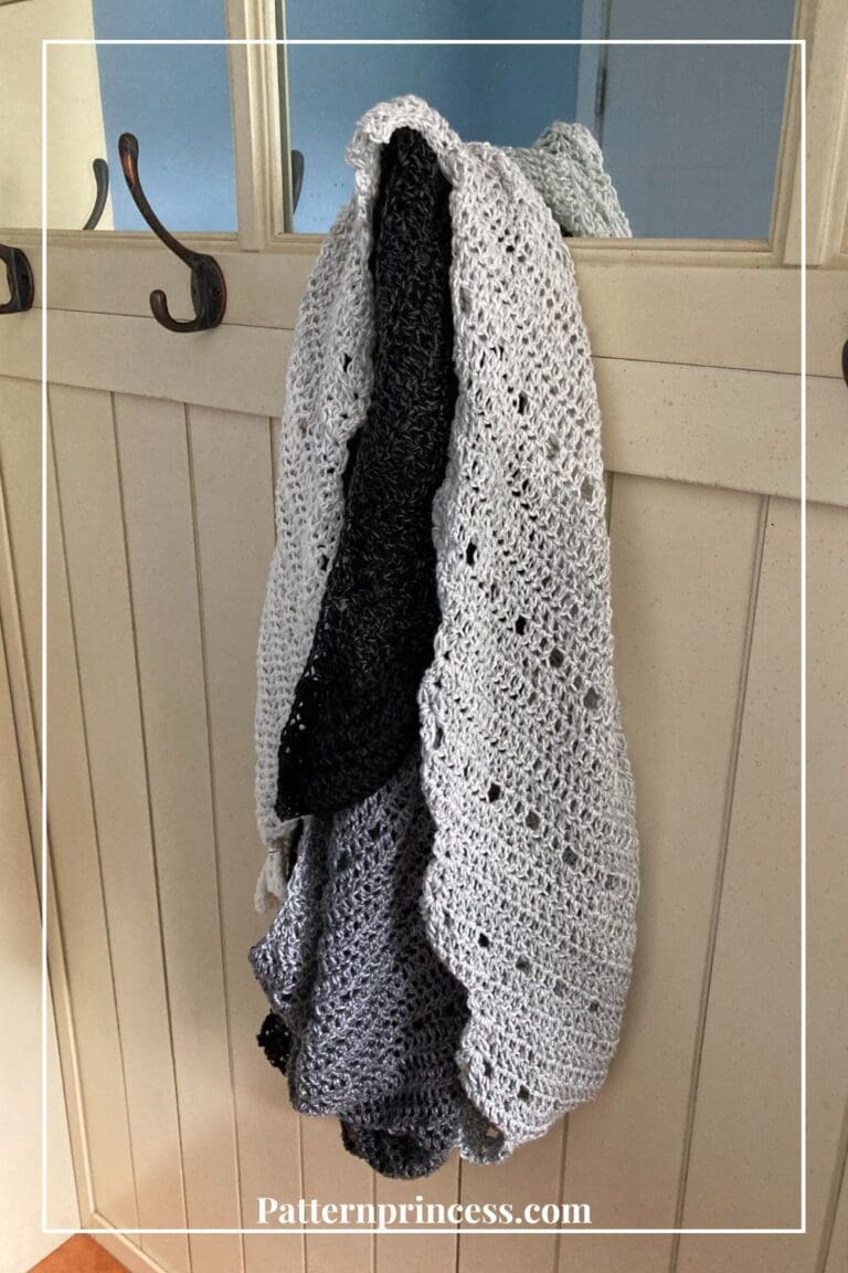 Stylish Silver Fox Boomerang Shawl Crochet Pattern - Pattern Princess